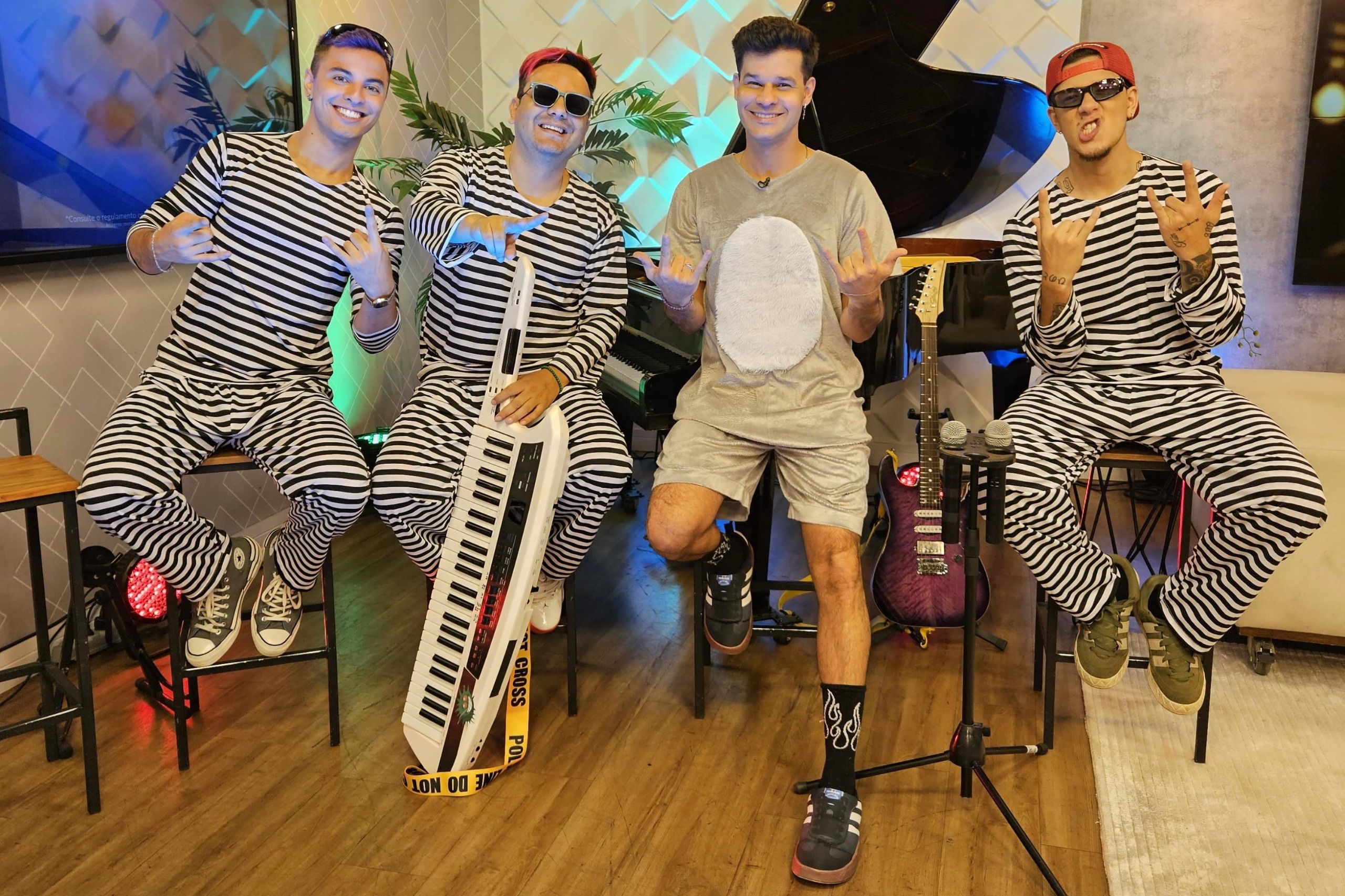 Música inédita de Dinho ganha registro após 30 anos de criação da banda ...