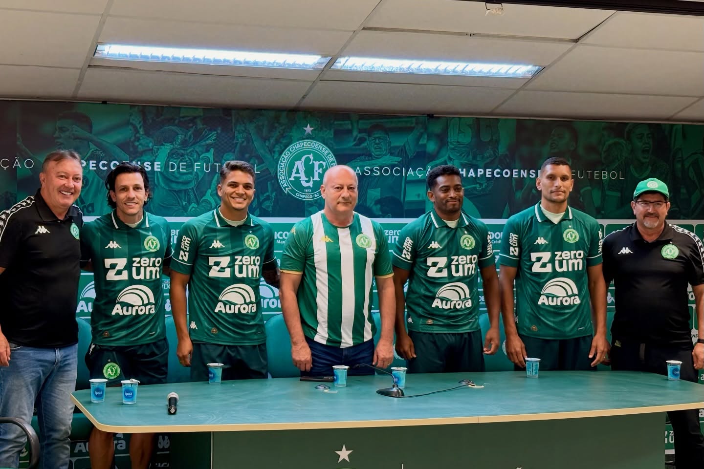 Chapecoense apresenta quatro reforços para a temporada 2026